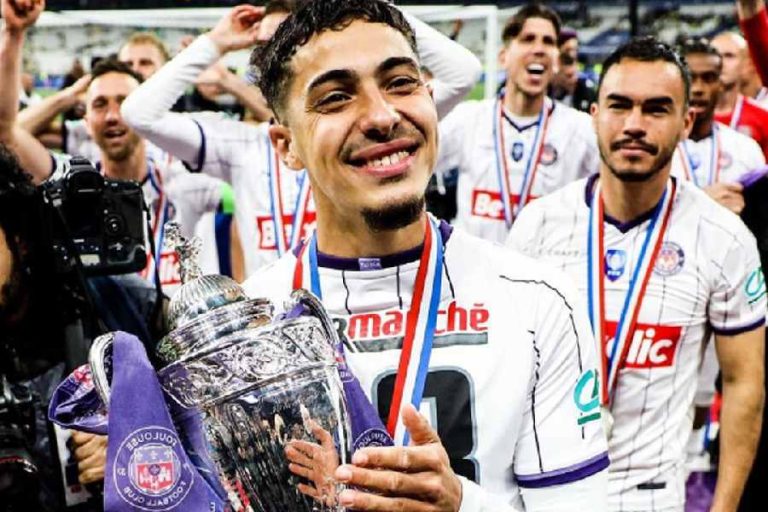 Farès Chaïbi : Biographie, parcours, salaire, records et plus - Foot-algerie.com